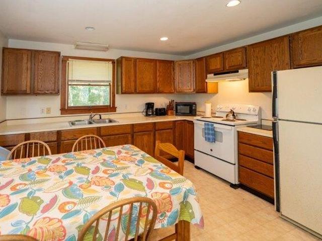 house with 3 bedroom, Oak Bluffs MA ES105158479