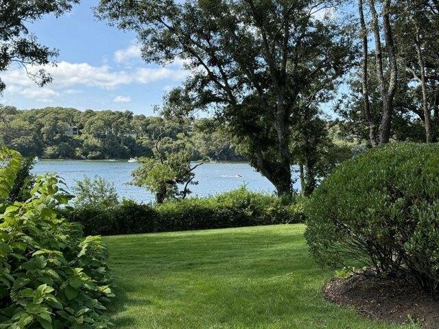 house with 3 bedroom, Oak Bluffs MA ES103249549