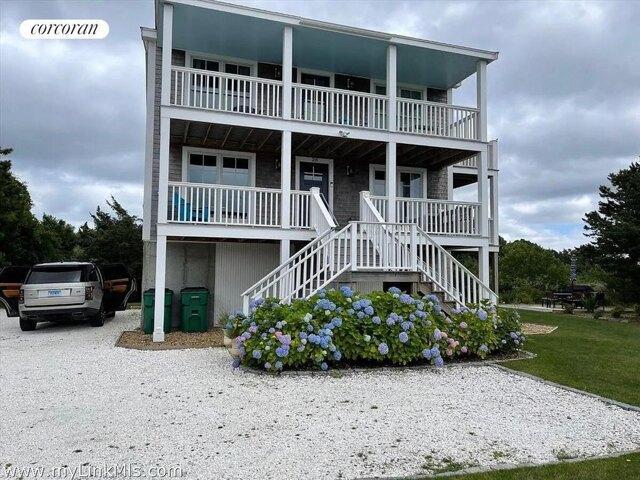 house with 3 bedroom, Oak Bluffs MA ES103250485