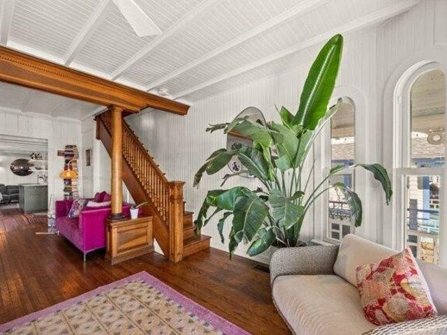 house with 3 bedroom, Oak Bluffs MA ES103439257