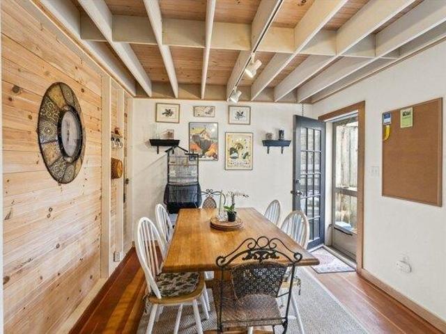 house with 3 bedroom, Oak Bluffs MA ES103442313