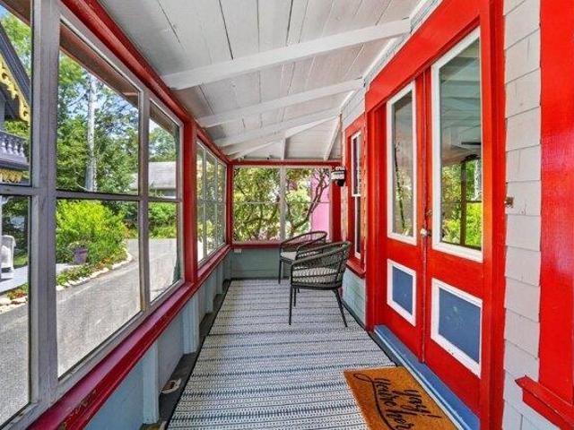 house with 3 bedroom, Oak Bluffs MA ES103664875