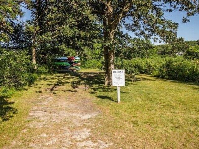 house with 3 bedroom, Oak Bluffs MA ES103887930