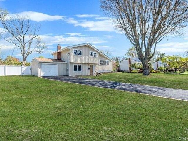 house with 3 bedroom, Oakdale NY ES103600563