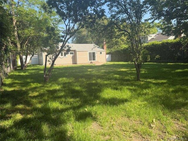 house with 3 bedroom, Oakdale NY ES103601298