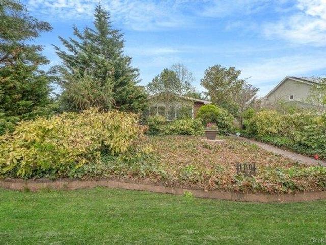 house with 3 bedroom, Oakdale NY ES103626911