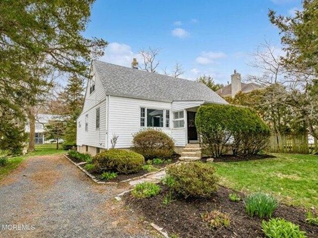 house with 3 bedroom, Oakhurst NJ DLS101747118