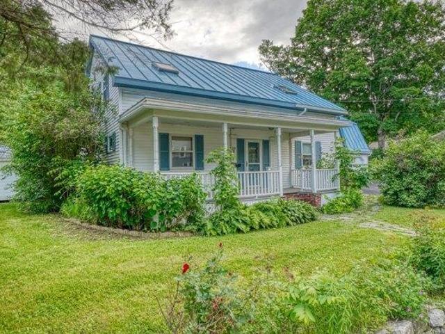 house with 3 bedroom, Oakland ME ES105206332