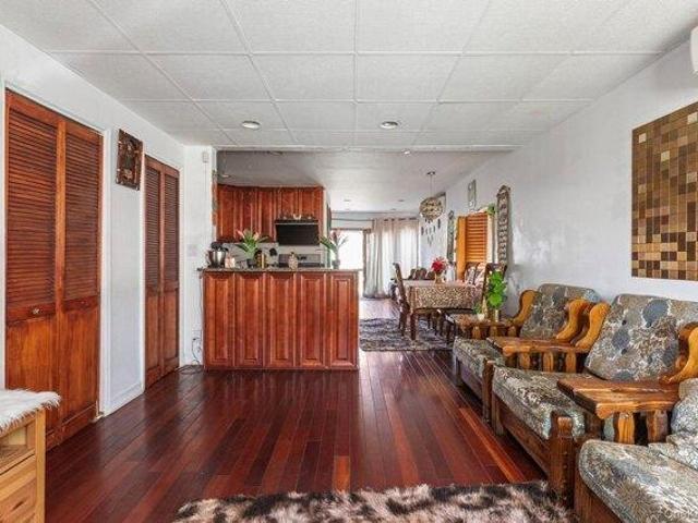 house with 3 bedroom, Oakland Gardens NY ES104904110