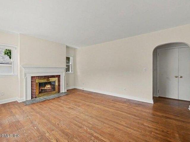 house with 3 bedroom, Old Greenwich CT ES104237929