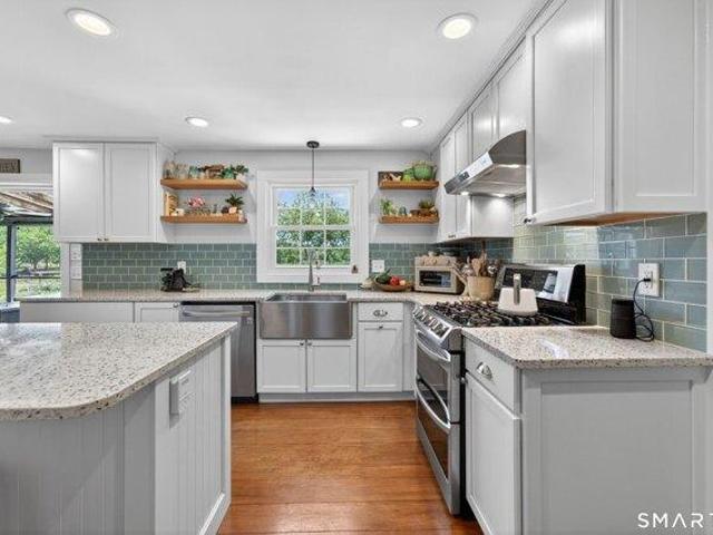house with 3 bedroom, Old Lyme CT ES104113189