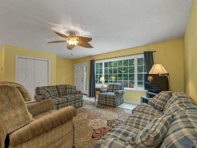 house with 3 bedroom, Ossipee NH ES105203404