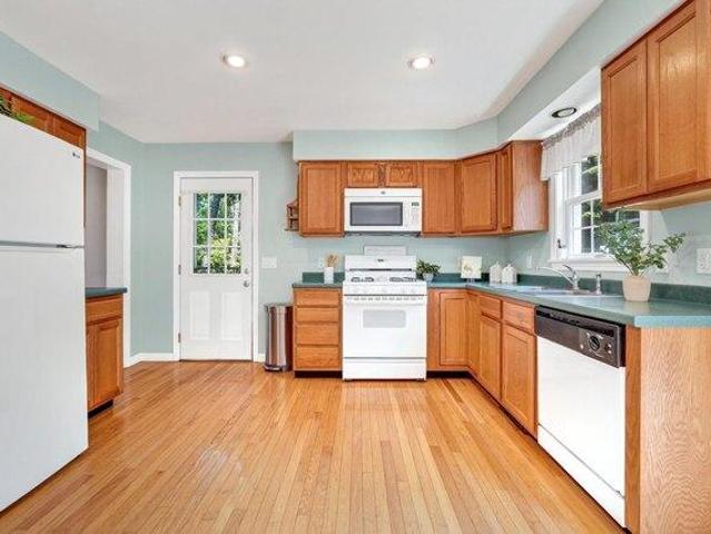 house with 3 bedroom, Osterville MA DS104113367
