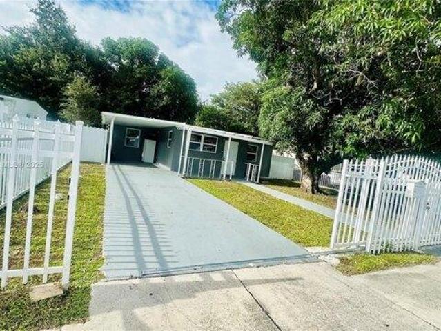 house with 3 bedroom, Opa Locka FL DLS95242361