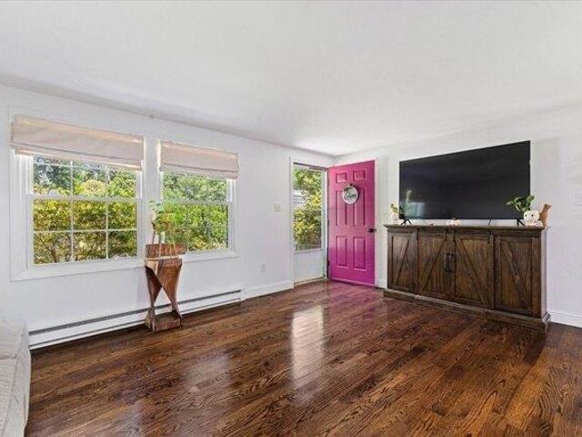 house with 3 bedroom, Oxford MA ES104010969