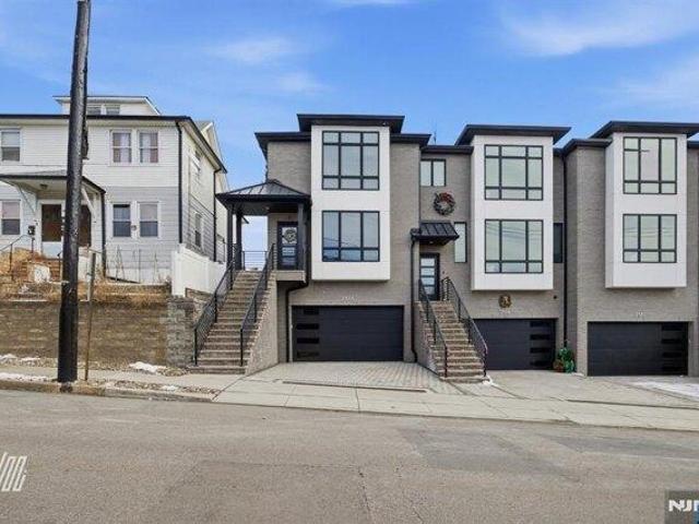 house with 3 bedroom, Palisades Park NJ DLS101801419