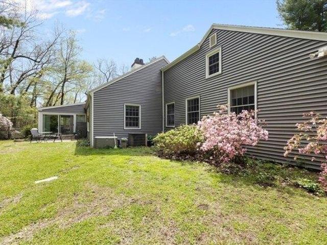 house with 3 bedroom, Palmer MA ES103033694