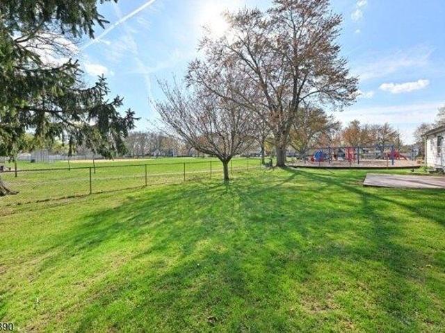 house with 3 bedroom, Paramus NJ DLS101657954