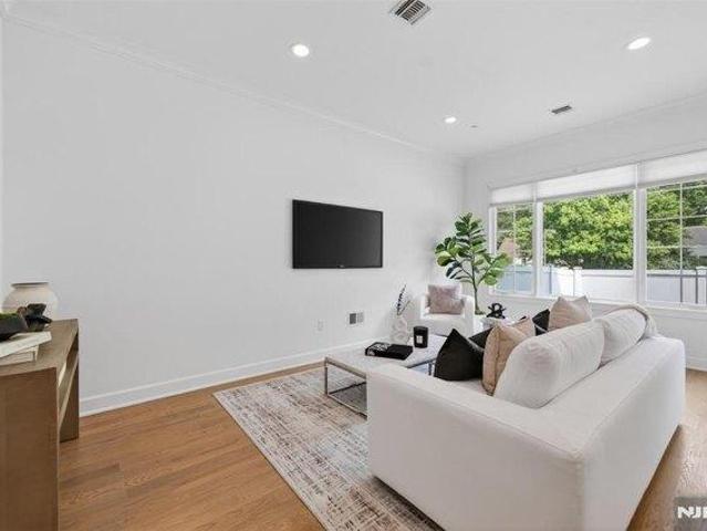 house with 3 bedroom, Paramus NJ ES104482214