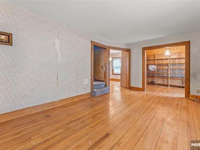 house with 3 bedroom, Passaic NJ ES104807295