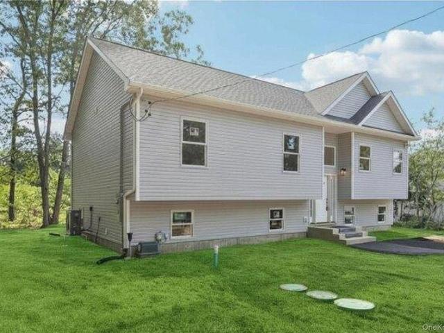 house with 3 bedroom, Patchogue NY ES104922310