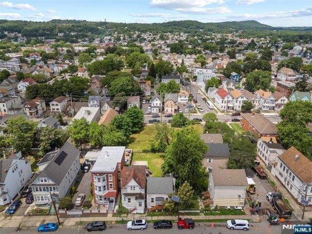 house with 3 bedroom, Paterson NJ DLS102723957