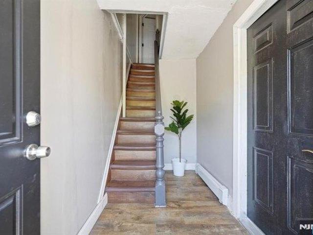 house with 3 bedroom, Paterson NJ ES104446150