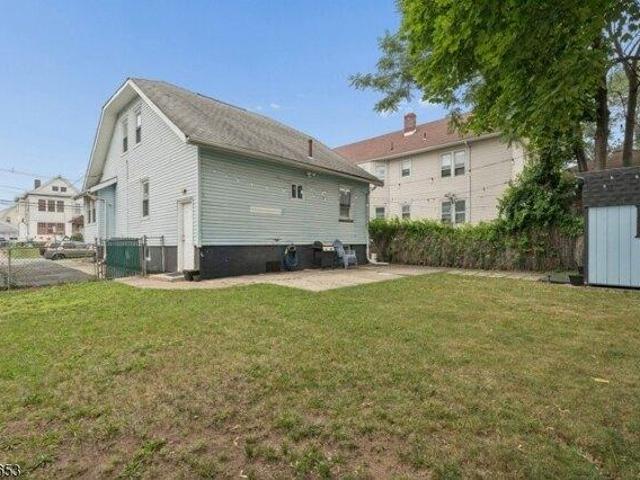 house with 3 bedroom, Paterson NJ ES104539639