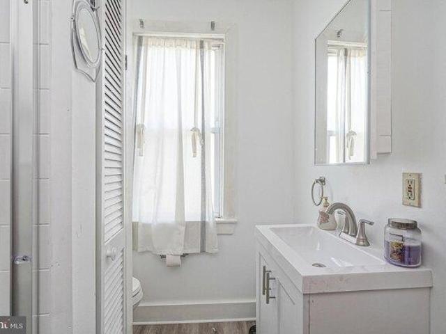 house with 3 bedroom, Paulsboro NJ DLS102476191