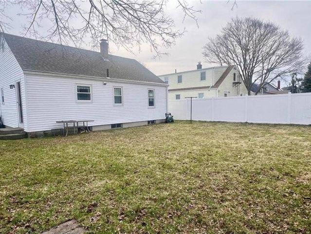 house with 3 bedroom, Pawtucket RI DLS101856330