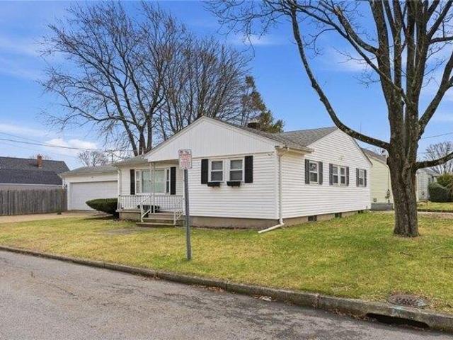 house with 3 bedroom, Pawtucket RI DLS102372668