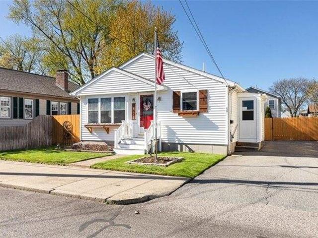 house with 3 bedroom, Pawtucket RI DS101857449