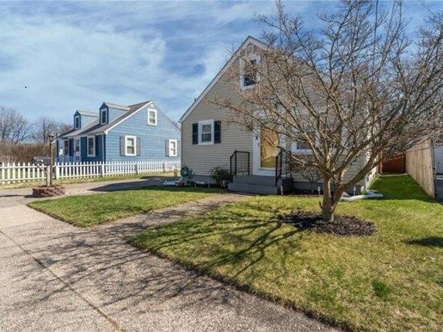 house with 3 bedroom, Pawtucket RI DS101934228
