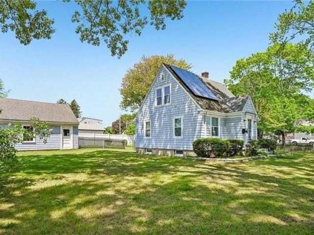 house with 3 bedroom, Pawtucket RI DS102530416