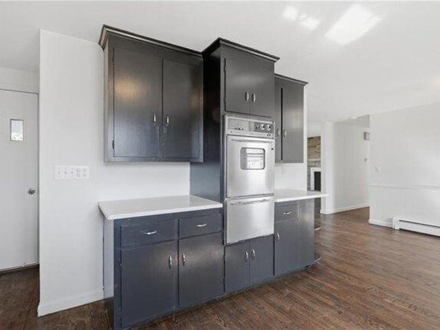 house with 3 bedroom, Pawtucket RI DS102029582