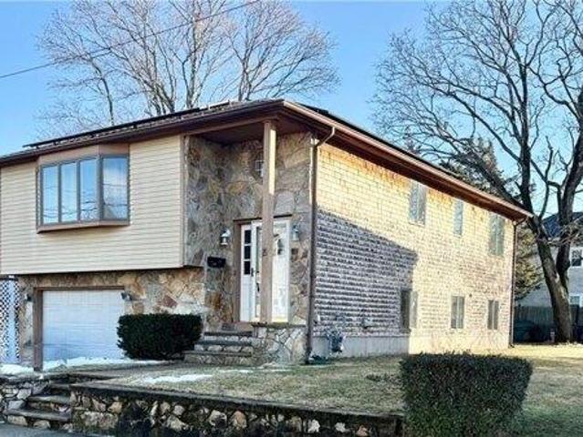 house with 3 bedroom, Pawtucket RI DS102156293