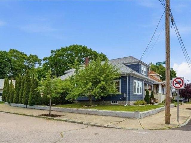 house with 3 bedroom, Pawtucket RI DS103069629