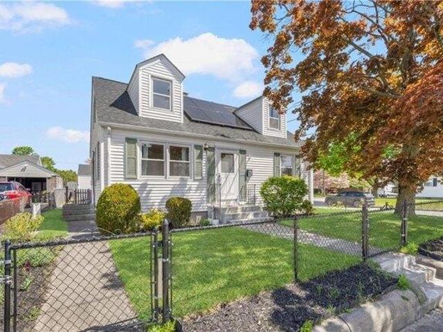 house with 3 bedroom, Pawtucket RI DS103125837