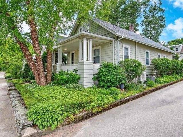 house with 3 bedroom, Pawtucket RI DS103224261