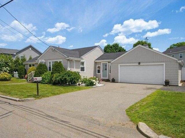 house with 3 bedroom, Pawtucket RI DS103250604