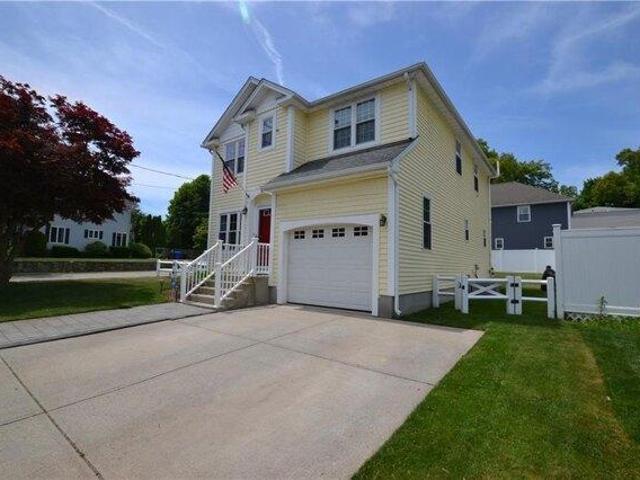 house with 3 bedroom, Pawtucket RI ES103887325