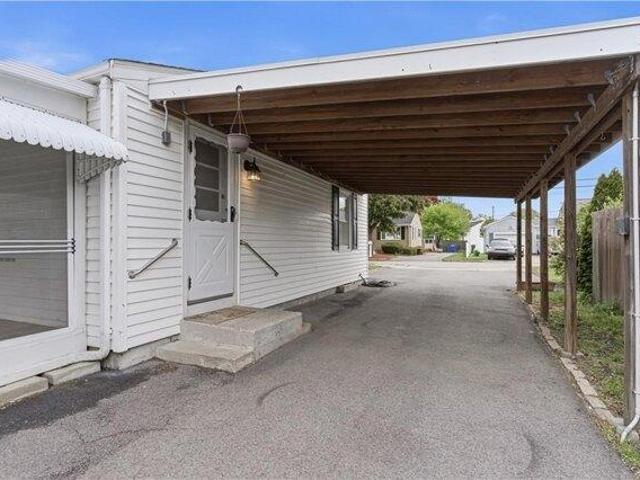 house with 3 bedroom, Pawtucket RI ES103033538