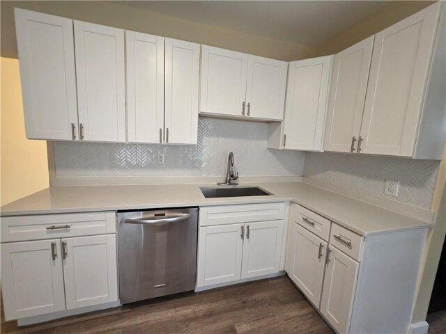 house with 3 bedroom, Pawtucket RI ES103035122