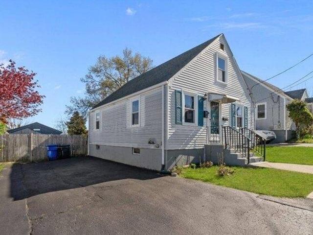 house with 3 bedroom, Pawtucket RI ES103036542