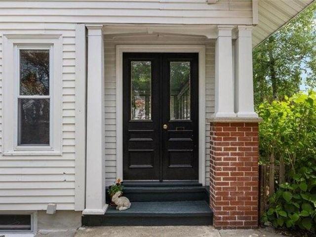 house with 3 bedroom, Pawtucket RI ES103100265
