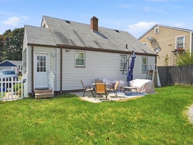 house with 3 bedroom, Pawtucket RI ES103125664