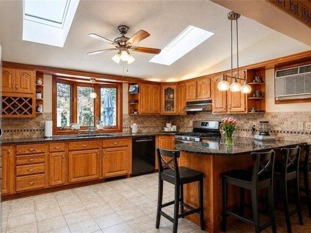 house with 3 bedroom, Pawtucket RI ES103125936