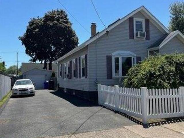 house with 3 bedroom, Pawtucket RI ES103128188