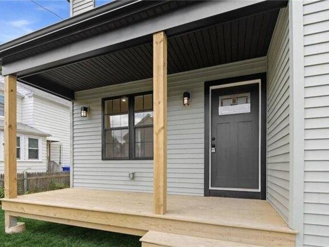 house with 3 bedroom, Pawtucket RI ES104481129