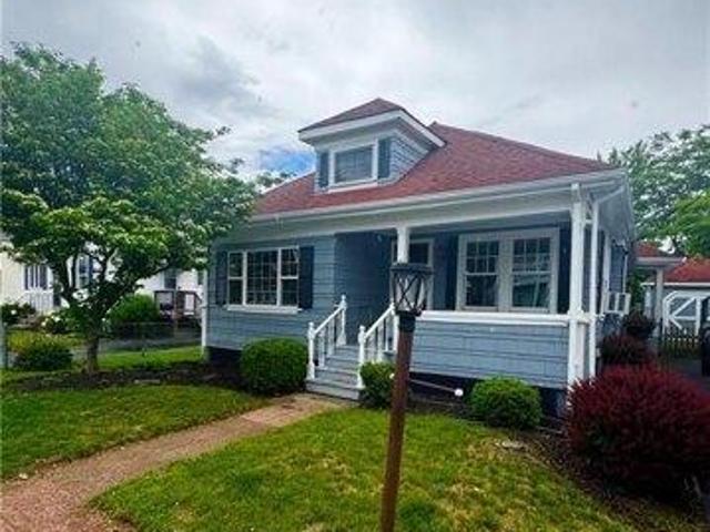 house with 3 bedroom, Pawtucket RI ES104851541